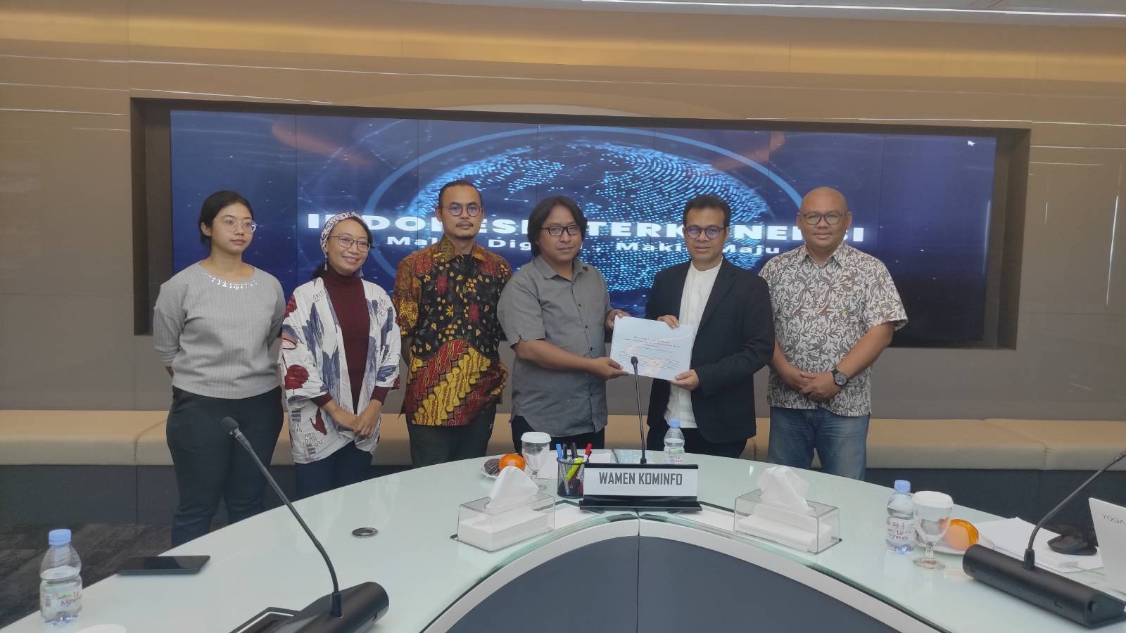 Momentum HUT RI: Cabut Pasal-pasal Bermasalah UU ITE! - SAFEnet